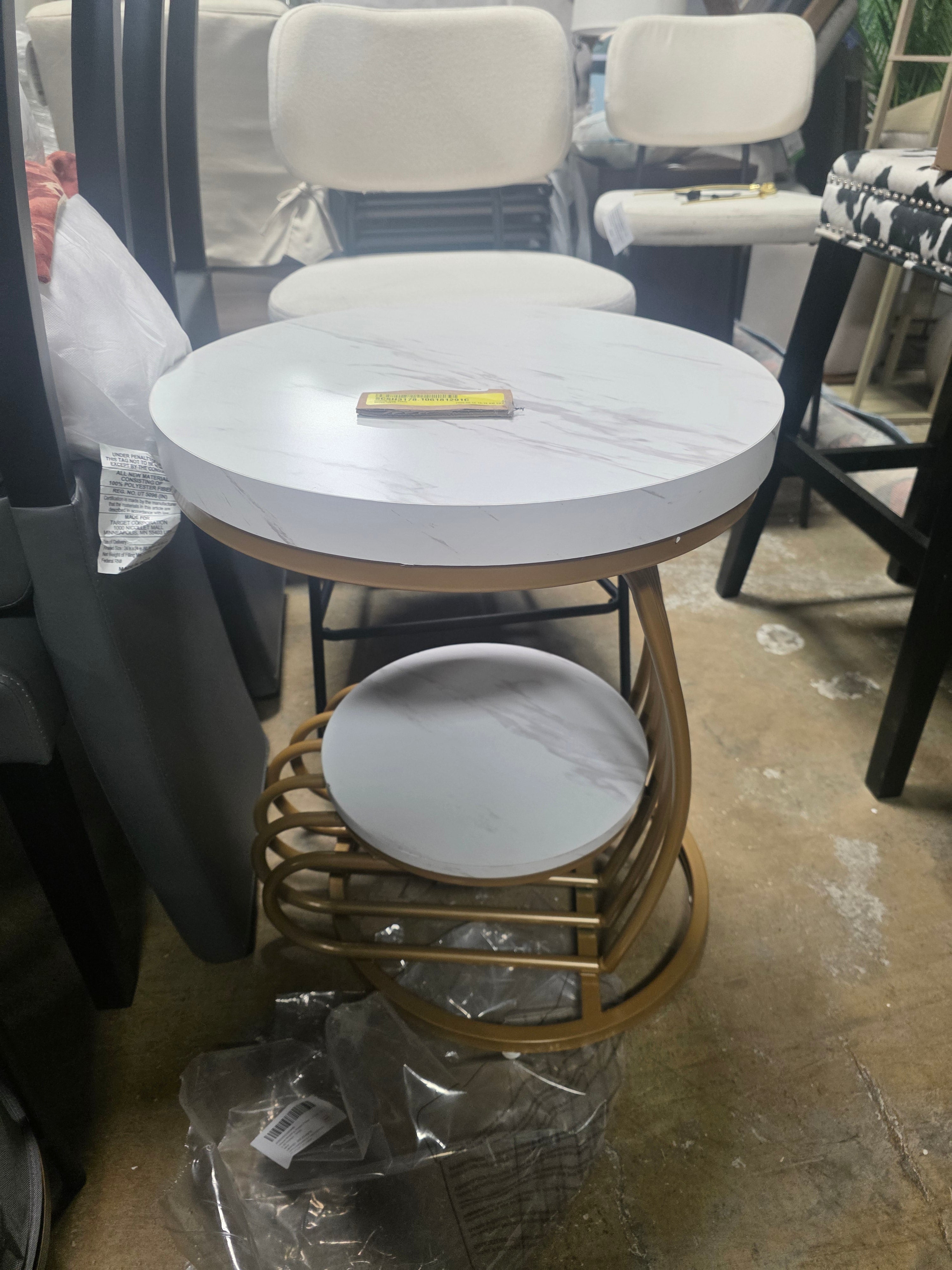 Ondray End Table - SHOWROOM ITEM – Salvage & Co Indy